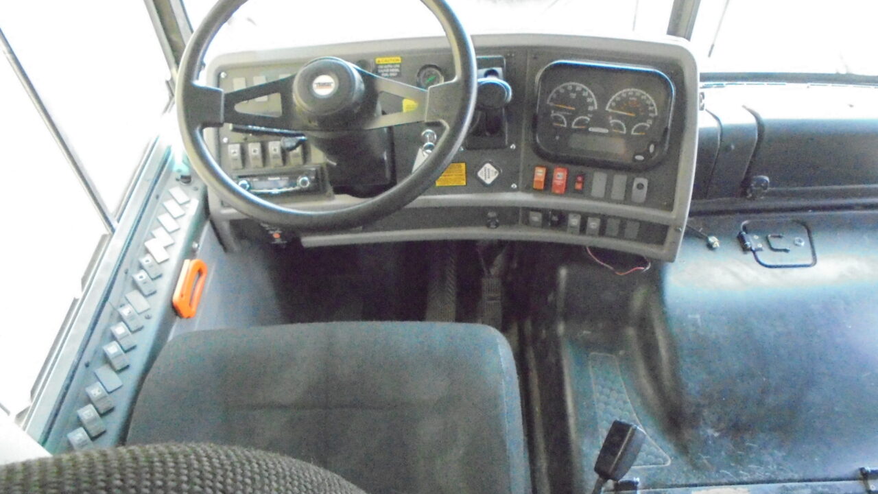 26060 2013 THOMAS FRONT ENGINE 78… | Kerlin Bus Sales & Leasing, Inc.